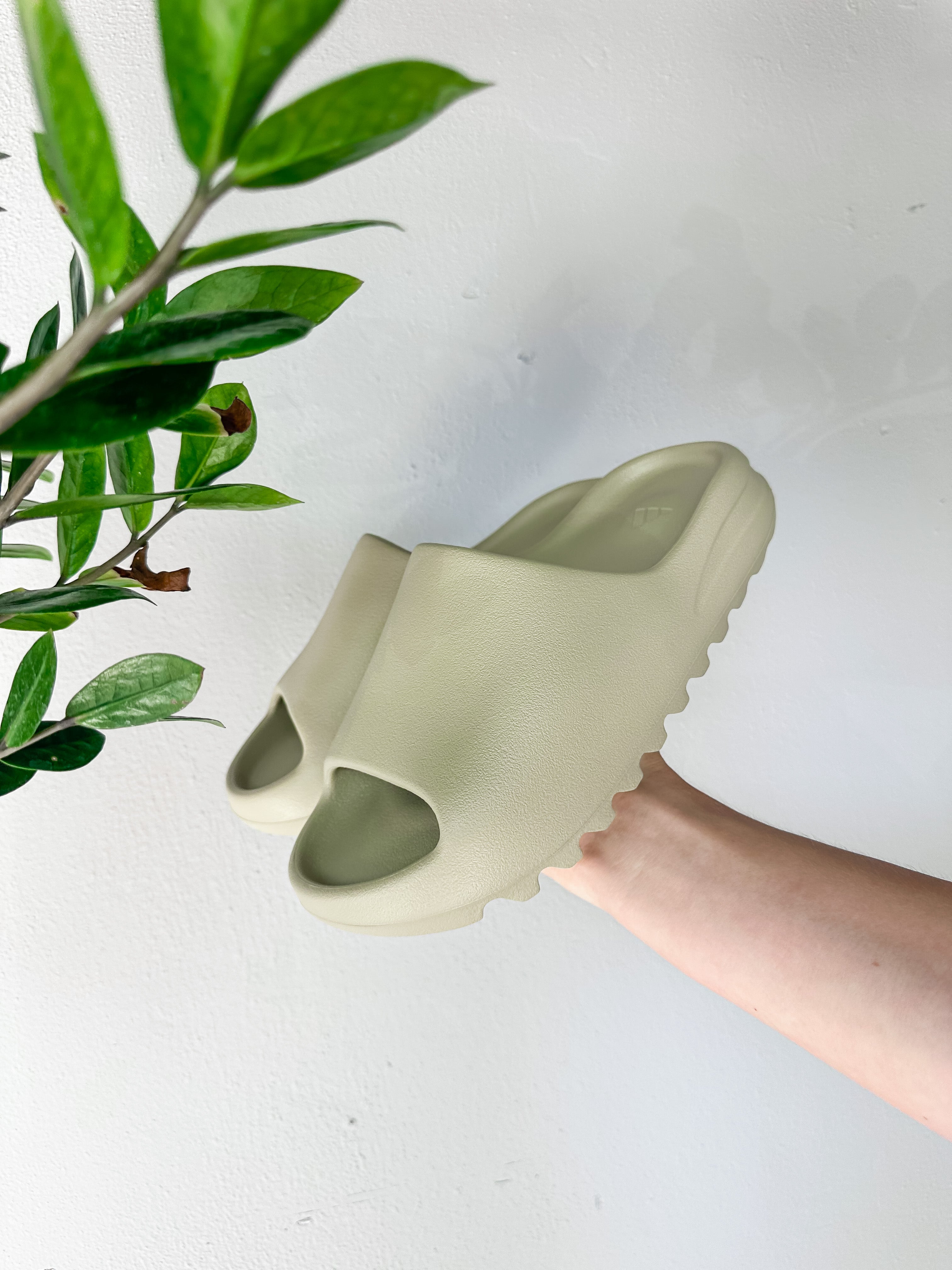 Sneakers and Streetwear – Fly Kicks Co