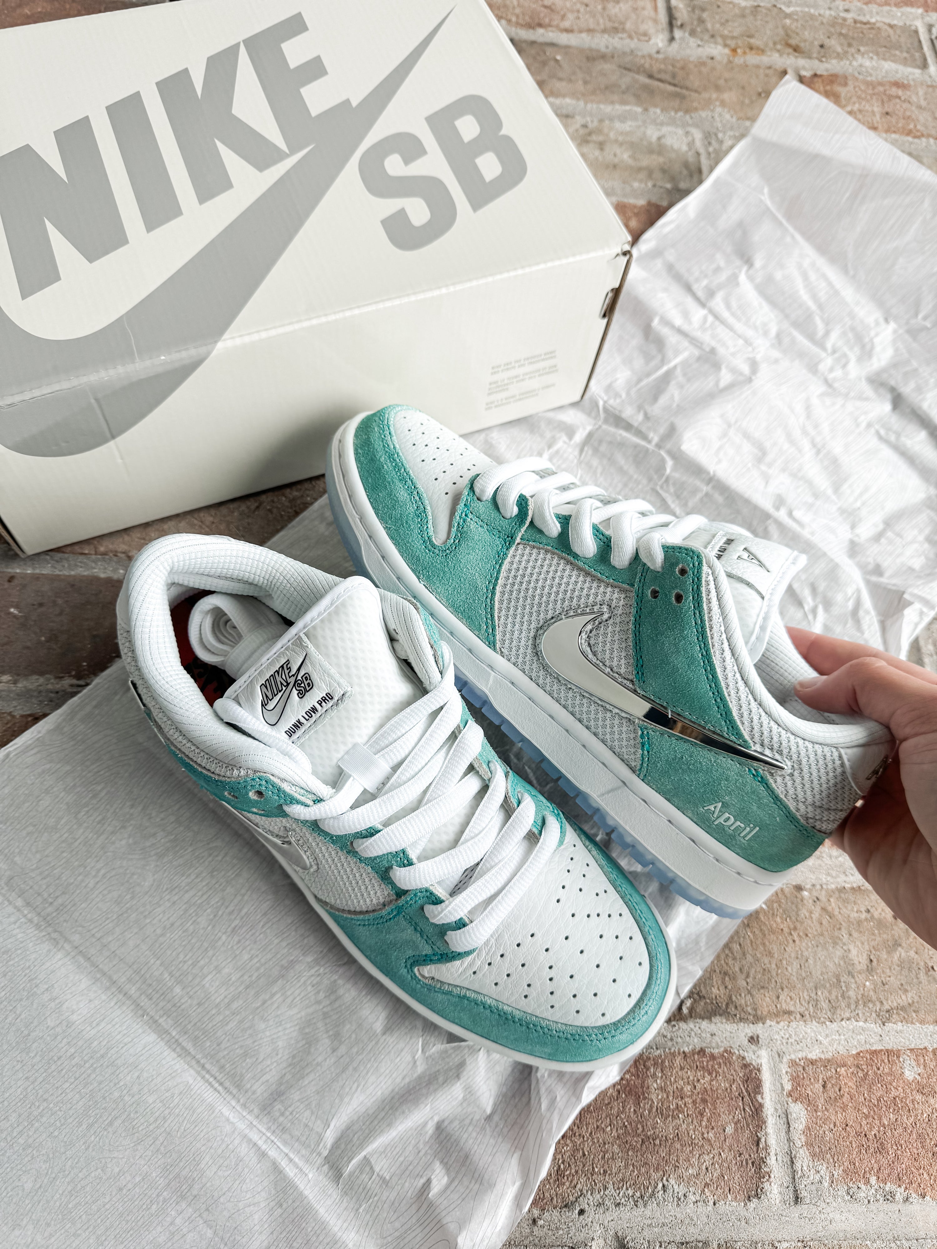 Sneakers and Streetwear – Fly Kicks Co